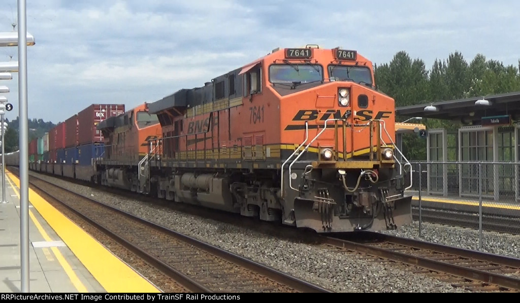 BNSF 7641 Leads an Intermodal Train